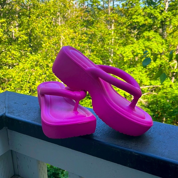 Shoes | Foam Platform Flip Flops | Poshmark